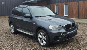 Grey BMW X5 2010 in Raseiniai, with an engine capacity of 2.99 L and mileage of 295 thousand km for 7900 €, photo  on AUTOMOTO.COM.LV