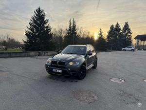 Grey BMW X5 2010 in Alytus, with an engine capacity of 2.98 L and mileage of 246 thousand km for 5500 €, photo 3 on AUTOMOTO.COM.LV