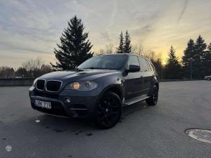 Grey BMW X5 2010 in Alytus, with an engine capacity of 2.98 L and mileage of 246 thousand km for 5500 €, photo 12 on AUTOMOTO.COM.LV