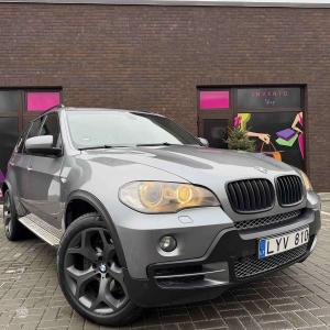 Grey BMW X5 2010 in Kaisiadorys, with an engine capacity of 3.00 L and mileage of 358 thousand km for 7650 €, photo 2 on AUTOMOTO.COM.LV