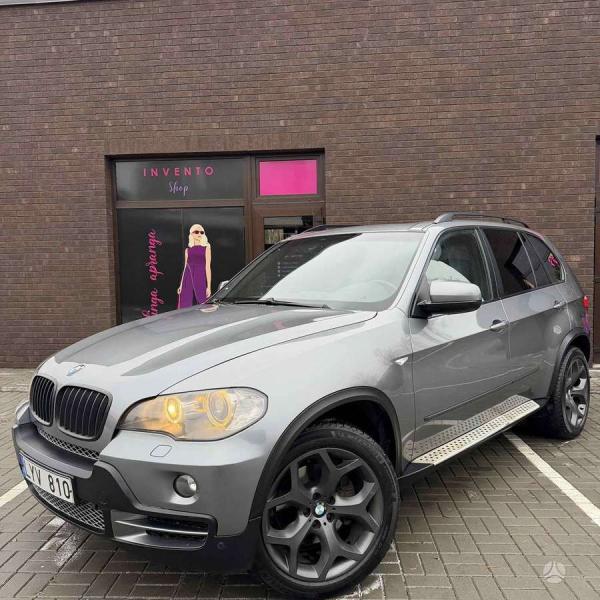 Grey BMW X5 2010 in Kaisiadorys, with an engine capacity of 3.00 L and mileage of 358 thousand km for 7650 €, photo 3 on AUTOMOTO.COM.LV
