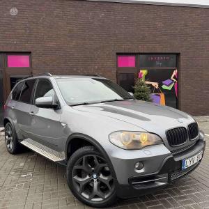 Grey BMW X5 2010 in Kaisiadorys, with an engine capacity of 3.00 L and mileage of 358 thousand km for 7650 €, photo 4 on AUTOMOTO.COM.LV