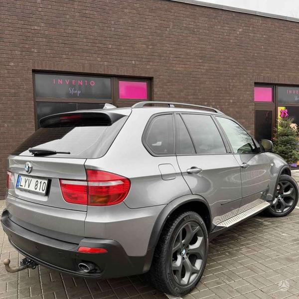 Grey BMW X5 2010 in Kaisiadorys, with an engine capacity of 3.00 L and mileage of 358 thousand km for 7650 €, photo 8 on AUTOMOTO.COM.LV