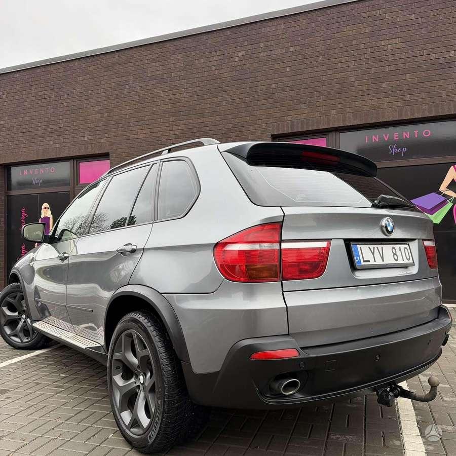 Grey BMW X5 2010 in Kaisiadorys, with an engine capacity of 3.00 L and mileage of 358 thousand km for 7650 €, photo 9 on AUTOMOTO.COM.LV
