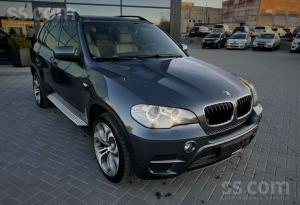 Grey BMW X5 2010 in Telschi, with an engine capacity of 3.00 L and mileage of 253 thousand km for 10199 €, photo  on AUTOMOTO.COM.LV