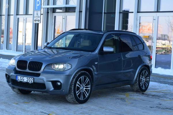 Pelēks BMW X5 2010 Viļņa, ar dzinēja tilpumu 3.00 L un nobraukumu 338 tūkst. km par 10000 €, foto 1 vietnē AUTOMOTO.COM.LV