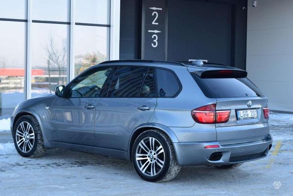 Pelēks BMW X5 2010 Viļņa, ar dzinēja tilpumu 3.00 L un nobraukumu 338 tūkst. km par 10000 €, foto 6 vietnē AUTOMOTO.COM.LV