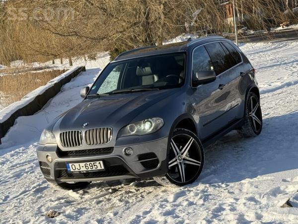 Pelēks BMW X5 2010 Jūrmala, ar dzinēja tilpumu 3.00 L un nobraukumu 0 tūkst. km par 11950 €, foto 1 vietnē AUTOMOTO.COM.LV