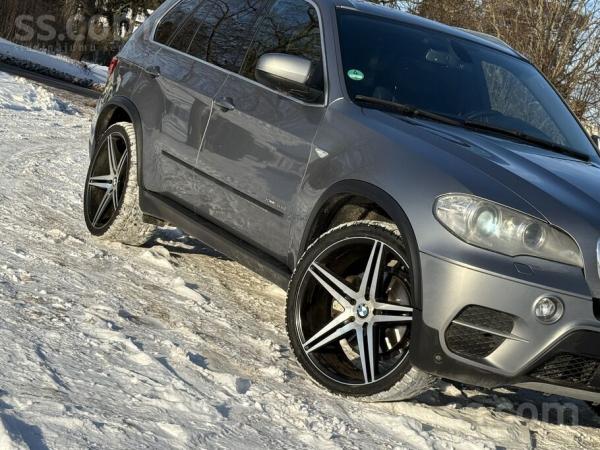 Pelēks BMW X5 2010 Jūrmala, ar dzinēja tilpumu 3.00 L un nobraukumu 0 tūkst. km par 11950 €, foto 6 vietnē AUTOMOTO.COM.LV