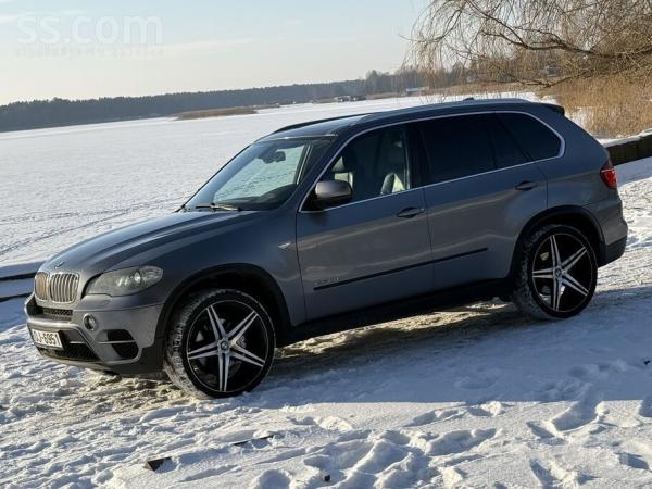 Pelēks BMW X5 2010 Jūrmala, ar dzinēja tilpumu 3.00 L un nobraukumu 0 tūkst. km par 11950 €, foto 7 vietnē AUTOMOTO.COM.LV