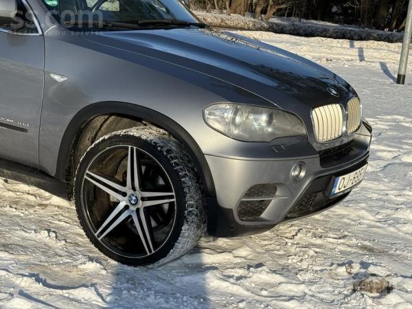 Pelēks BMW X5 2010 Jūrmala, ar dzinēja tilpumu 3.00 L un nobraukumu 0 tūkst. km par 11950 €, foto 10 vietnē AUTOMOTO.COM.LV