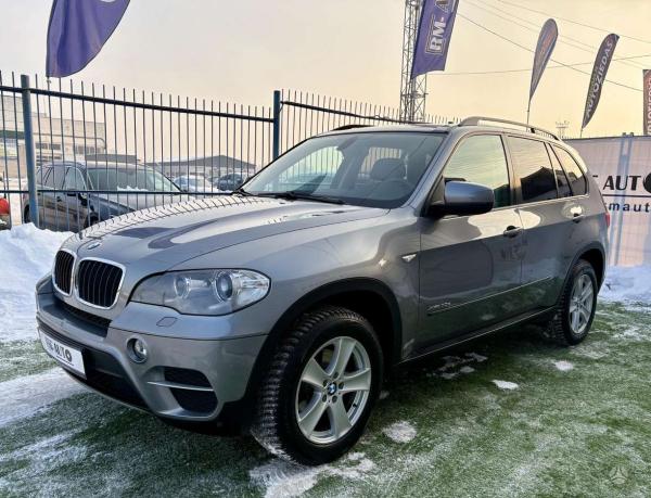 Pelēks BMW X5 2010 Panevēža, ar dzinēja tilpumu 2.99 L un nobraukumu 208 tūkst. km par 10700 €, foto 2 vietnē AUTOMOTO.COM.LV