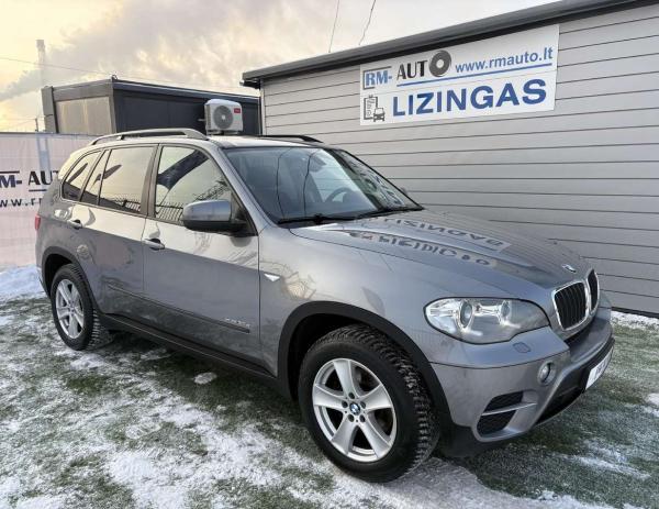 Pelēks BMW X5 2010 Panevēža, ar dzinēja tilpumu 2.99 L un nobraukumu 208 tūkst. km par 10700 €, foto 4 vietnē AUTOMOTO.COM.LV