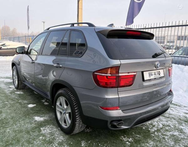 Pelēks BMW X5 2010 Panevēža, ar dzinēja tilpumu 2.99 L un nobraukumu 208 tūkst. km par 10700 €, foto 8 vietnē AUTOMOTO.COM.LV