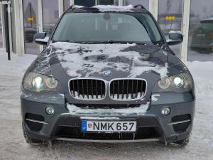Pelēks BMW X5 2010 Viļņa, ar dzinēja tilpumu 2.99 L un nobraukumu 314 tūkst. km par 9800 €, foto 2 vietnē AUTOMOTO.COM.LV