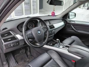 Pelēks BMW X5 2010 Viļņa, ar dzinēja tilpumu 2.99 L un nobraukumu 314 tūkst. km par 9800 €, foto 7 vietnē AUTOMOTO.COM.LV
