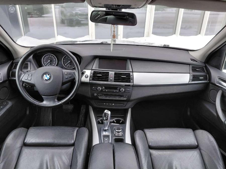 Pelēks BMW X5 2010 Viļņa, ar dzinēja tilpumu 2.99 L un nobraukumu 314 tūkst. km par 9800 €, foto 12 vietnē AUTOMOTO.COM.LV