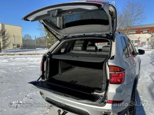 Grey BMW X5 2010 in Tartu, with an engine capacity of 3.00 L and mileage of 315 thousand km for 9499 €, photo 15 on AUTOMOTO.COM.LV