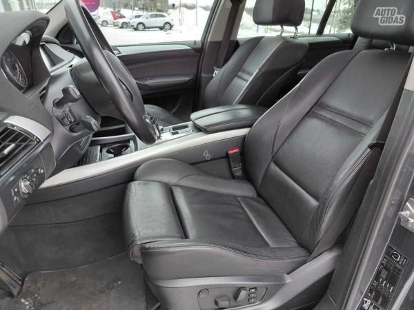 Pelēks BMW X5 2010 Viļņa, ar dzinēja tilpumu 3.00 L un nobraukumu 314 tūkst. km par 9800 €, foto 8 vietnē AUTOMOTO.COM.LV