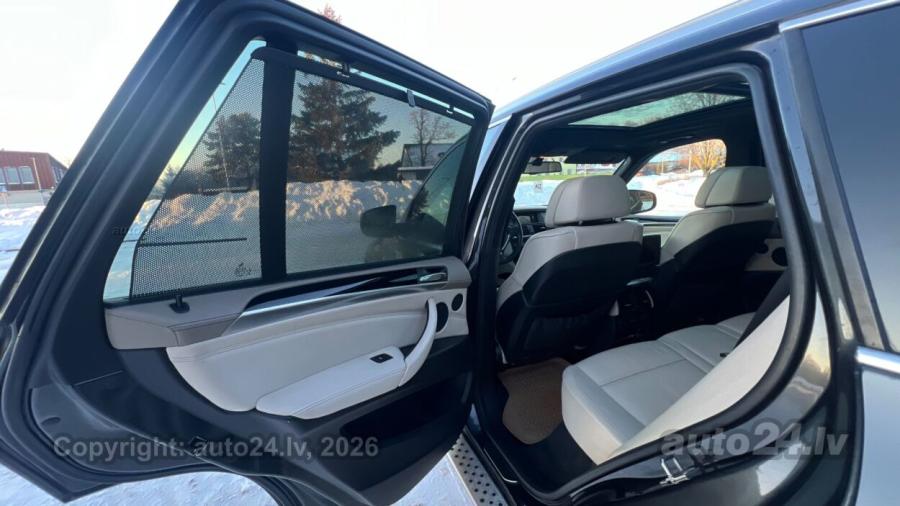 Pelēks BMW X5 2010 Tallina, ar dzinēja tilpumu 3.00 L un nobraukumu 229 tūkst. km par 13500 €, foto 12 vietnē AUTOMOTO.COM.LV