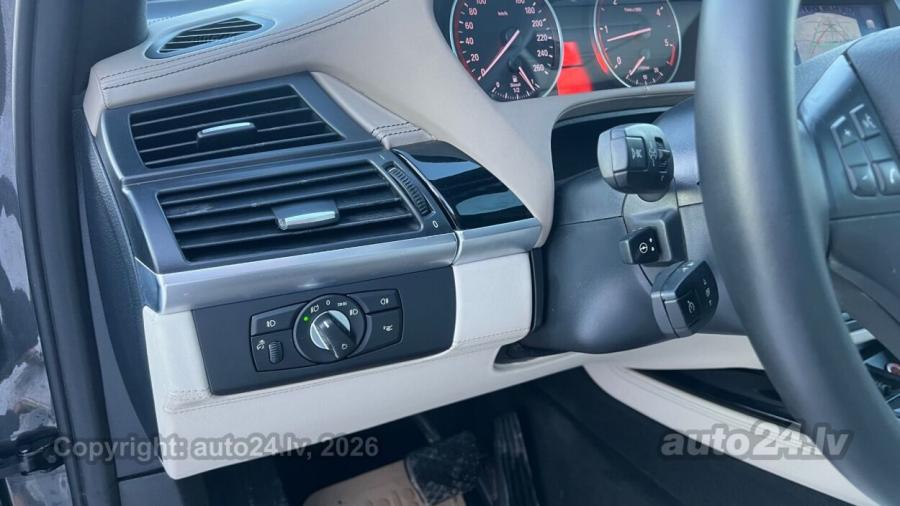 Pelēks BMW X5 2010 Tallina, ar dzinēja tilpumu 3.00 L un nobraukumu 229 tūkst. km par 13500 €, foto 13 vietnē AUTOMOTO.COM.LV