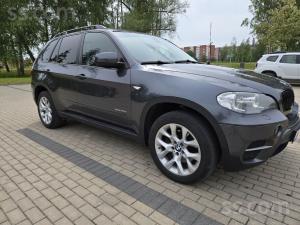 Pelēks BMW X5 2010 Jelgava, ar dzinēja tilpumu 3.00 L un nobraukumu 306 tūkst. km par 9850 €, foto 3 vietnē AUTOMOTO.COM.LV