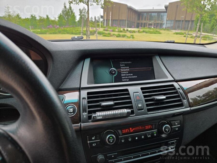 Pelēks BMW X5 2010 Jelgava, ar dzinēja tilpumu 3.00 L un nobraukumu 306 tūkst. km par 9850 €, foto 18 vietnē AUTOMOTO.COM.LV
