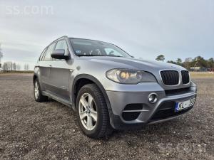 Pelēks BMW X5 2010 Kuldīga, ar dzinēja tilpumu 3.00 L un nobraukumu 370 tūkst. km par 9900 €, foto  vietnē AUTOMOTO.COM.LV