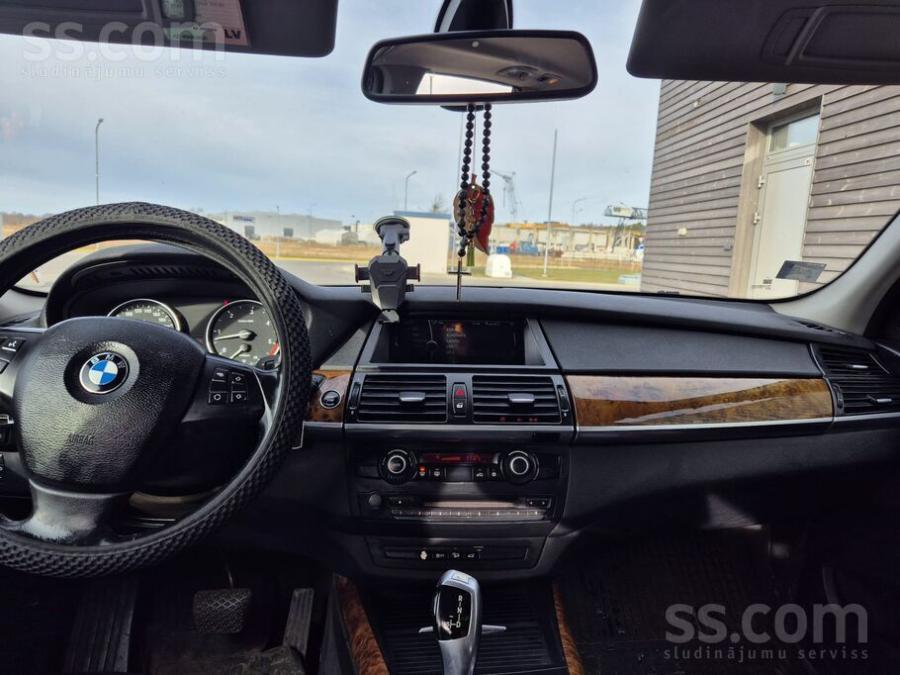 Серый БМВ Х5 2010 в Кулдига, объемом двигателя 3.00 л и пробегом 370 тыс. км за 9900 €, фото 8 на AUTOMOTO.COM.LV