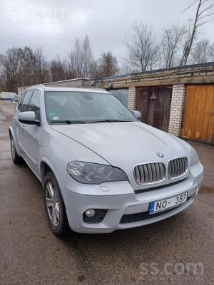 Pelēks BMW X5 2010 Rīga, ar dzinēja tilpumu 3.00 L un nobraukumu 272 tūkst. km par 10000 €, foto 4 vietnē AUTOMOTO.COM.LV