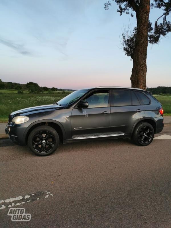 Grey BMW X5 2010 in Vilnius, with an engine capacity of 3.00 L and mileage of 290 thousand km for 12000 €, photo 6 on AUTOMOTO.COM.LV
