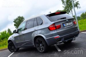 Pelēks BMW X5 2010 Rīga, ar dzinēja tilpumu 3.00 L un nobraukumu 358 tūkst. km par 12490 €, foto 6 vietnē AUTOMOTO.COM.LV