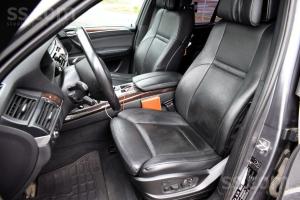Pelēks BMW X5 2010 Rīga, ar dzinēja tilpumu 3.00 L un nobraukumu 358 tūkst. km par 12490 €, foto 12 vietnē AUTOMOTO.COM.LV