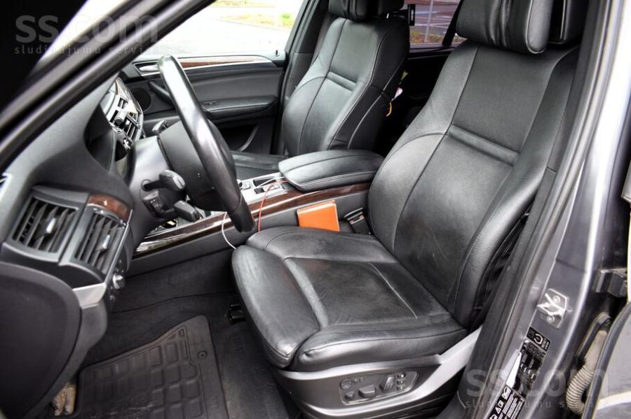 Pelēks BMW X5 2010 Rīga, ar dzinēja tilpumu 3.00 L un nobraukumu 358 tūkst. km par 12490 €, foto 12 vietnē AUTOMOTO.COM.LV