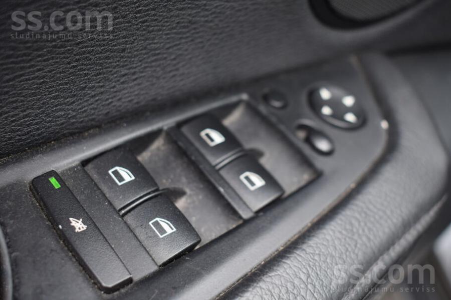 Pelēks BMW X5 2010 Rīga, ar dzinēja tilpumu 3.00 L un nobraukumu 358 tūkst. km par 12490 €, foto 19 vietnē AUTOMOTO.COM.LV