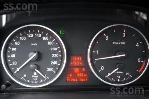 Pelēks BMW X5 2010 Rīga, ar dzinēja tilpumu 3.00 L un nobraukumu 358 tūkst. km par 12490 €, foto 24 vietnē AUTOMOTO.COM.LV