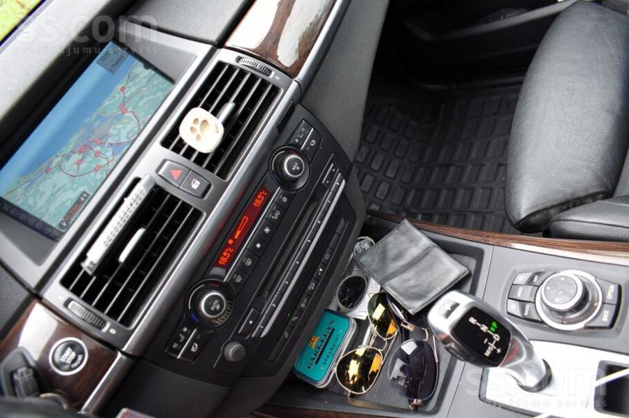 Pelēks BMW X5 2010 Rīga, ar dzinēja tilpumu 3.00 L un nobraukumu 358 tūkst. km par 12490 €, foto 25 vietnē AUTOMOTO.COM.LV