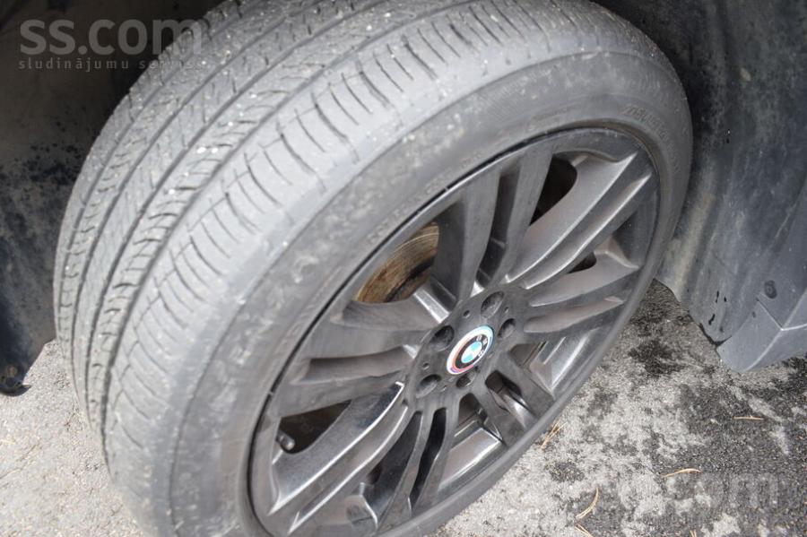 Pelēks BMW X5 2010 Rīga, ar dzinēja tilpumu 3.00 L un nobraukumu 358 tūkst. km par 12490 €, foto 30 vietnē AUTOMOTO.COM.LV