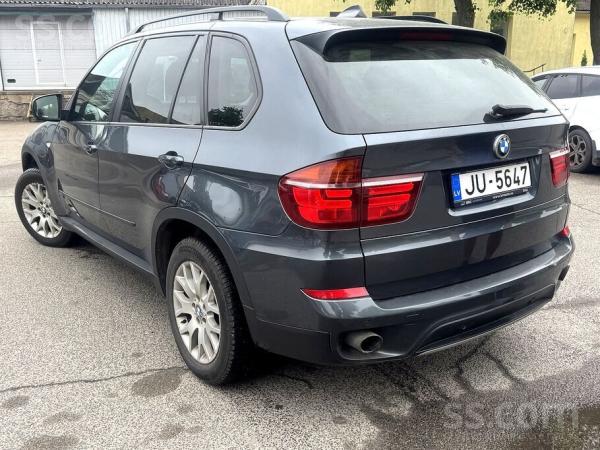 Pelēks BMW X5 2010 Rīga, ar dzinēja tilpumu 3.00 L un nobraukumu 227 tūkst. km par 11800 €, foto 2 vietnē AUTOMOTO.COM.LV