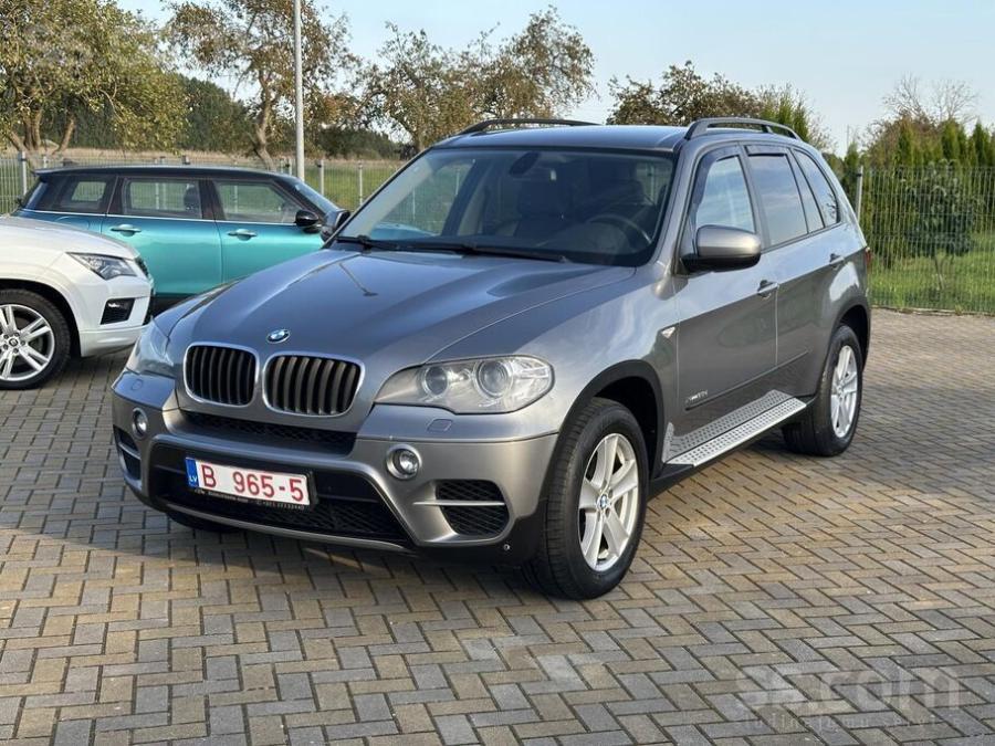 Pelēks BMW X5 2010 Tukums, ar dzinēja tilpumu 3.00 L un nobraukumu 303 tūkst. km par 7300 €, foto 1 vietnē AUTOMOTO.COM.LV