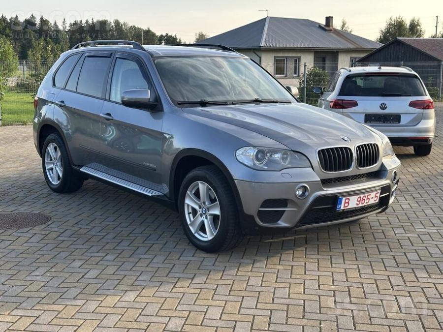 Pelēks BMW X5 2010 Tukums, ar dzinēja tilpumu 3.00 L un nobraukumu 303 tūkst. km par 7300 €, foto 23 vietnē AUTOMOTO.COM.LV