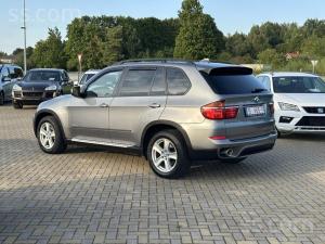 Pelēks BMW X5 2010 Tukums, ar dzinēja tilpumu 3.00 L un nobraukumu 303 tūkst. km par 7300 €, foto 26 vietnē AUTOMOTO.COM.LV