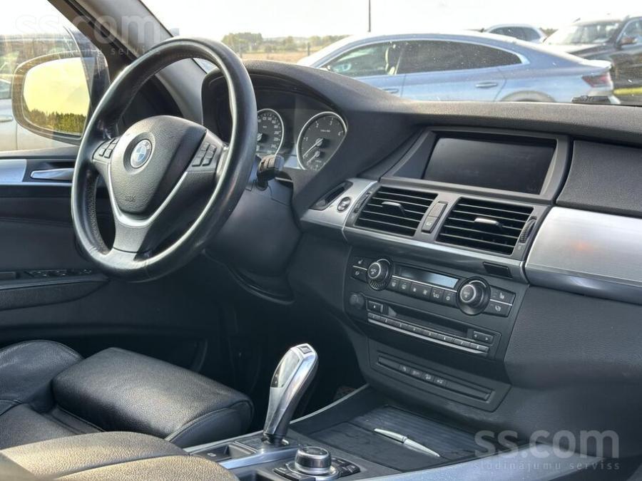 Pelēks BMW X5 2010 Tukums, ar dzinēja tilpumu 3.00 L un nobraukumu 303 tūkst. km par 7300 €, foto 31 vietnē AUTOMOTO.COM.LV