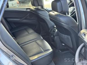 Pelēks BMW X5 2010 Tukums, ar dzinēja tilpumu 3.00 L un nobraukumu 303 tūkst. km par 7300 €, foto 44 vietnē AUTOMOTO.COM.LV