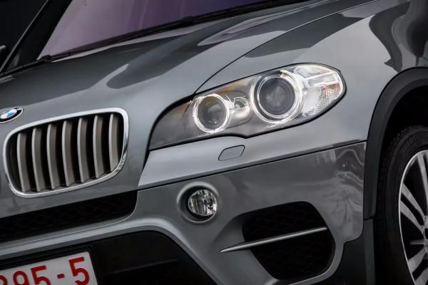 Pelēks BMW X5 2010 Jelgava, ar dzinēja tilpumu 3.00 L un nobraukumu 285 tūkst. km par 12800 €, foto 3 vietnē AUTOMOTO.COM.LV