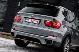 Grey BMW X5 2010 in Jelgava, with an engine capacity of 3.00 L and mileage of 285 thousand km for 12800 €, photo 7 on AUTOMOTO.COM.LV