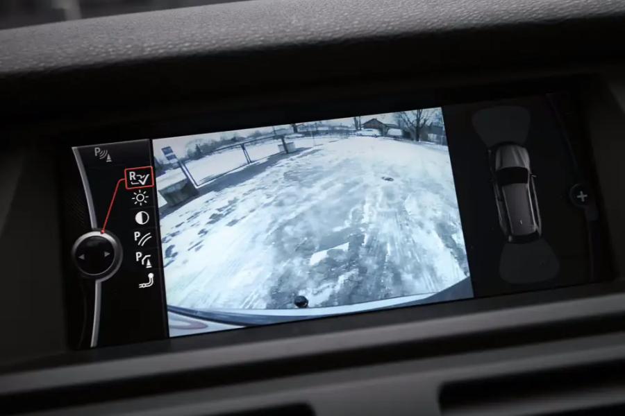 Grey BMW X5 2010 in Jelgava, with an engine capacity of 3.00 L and mileage of 285 thousand km for 12800 €, photo 16 on AUTOMOTO.COM.LV