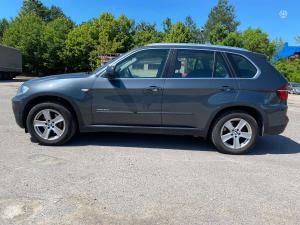 Grey BMW X5 2010 in Raseiniai, with an engine capacity of 2.99 L and mileage of 301 thousand km for 7300 €, photo 5 on AUTOMOTO.COM.LV