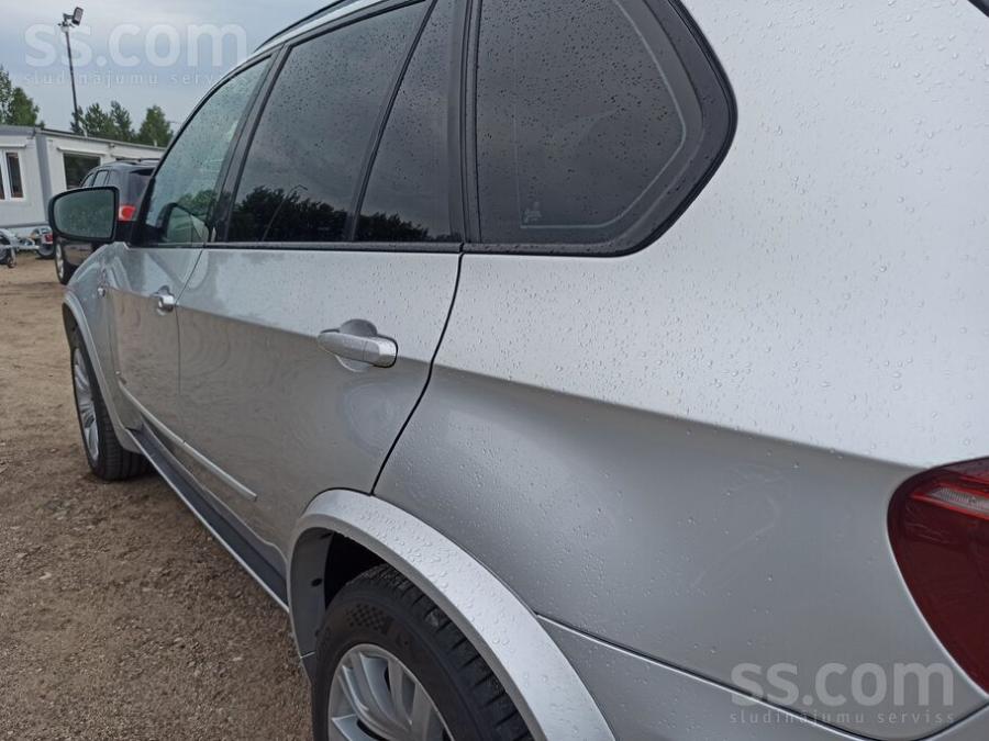Pelēks BMW X5 2010 Daugavpils, ar dzinēja tilpumu 3.00 L un nobraukumu 0 tūkst. km par 10450 €, foto 10 vietnē AUTOMOTO.COM.LV