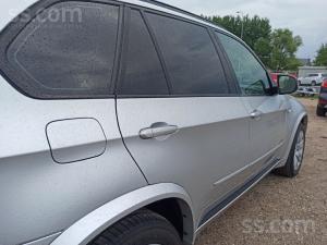 Pelēks BMW X5 2010 Daugavpils, ar dzinēja tilpumu 3.00 L un nobraukumu 0 tūkst. km par 10450 €, foto 11 vietnē AUTOMOTO.COM.LV